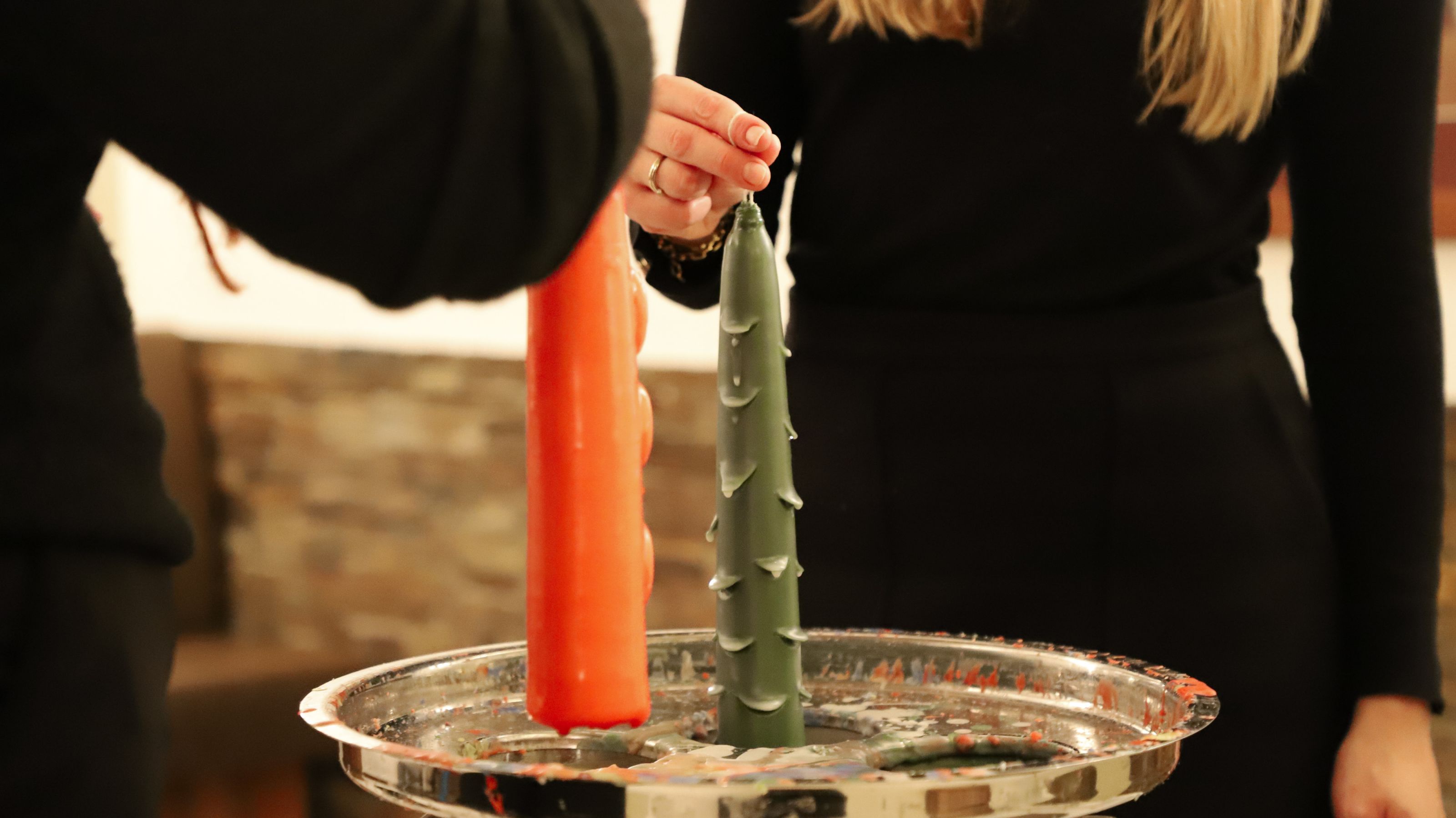 Candle dipping - UTO KULM | Switzerland Tourism